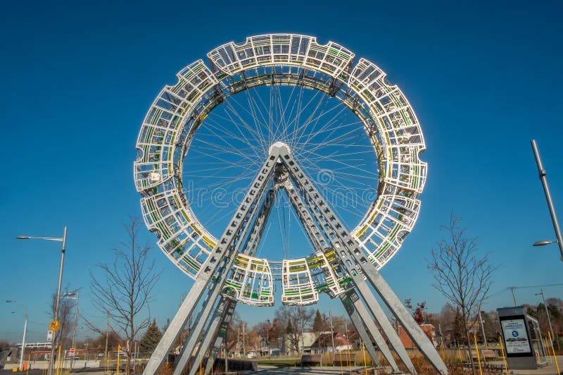 Reuzenrad openbaar art. redactionele stock foto. Image of stad - 89943668