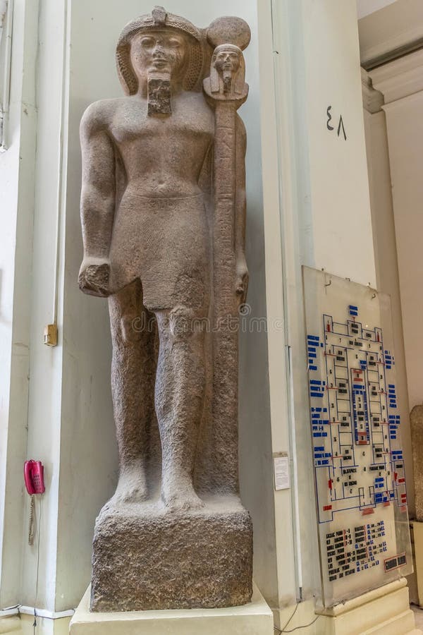 Rey De Egipto Antiguo - Faraón Imagen editorial - Imagen de estatua ...