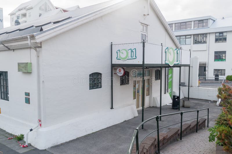 10-11 store in Reykjavik editorial photo. Image of sign - 197550246