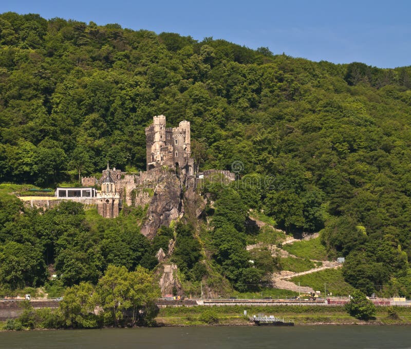 Rheinstein Schloss Im Berühmten Rhein-Tal Stockbild - Bild von rhein ...
