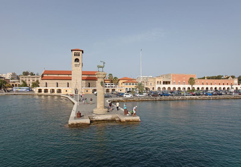 Mandraki-Hafen Rhodos, Griechenland Redaktionelles Stockbild - Bild von ...