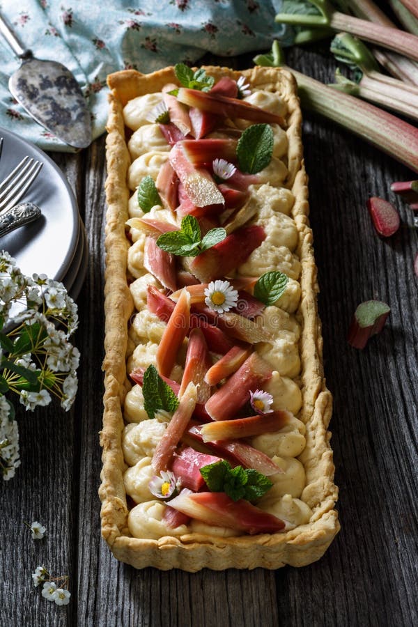 Rhubarb Pie, Spring Dessert Stock Photo - Image of plant, healthy ...