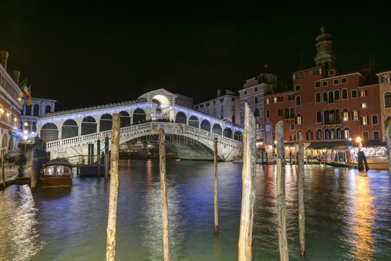 Rialto Bridge by Night in Venice Editorial Photo - Image of bridge ...
