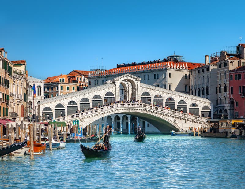 Rialto Bridge editorial image. Image of famous, architecture - 269660060
