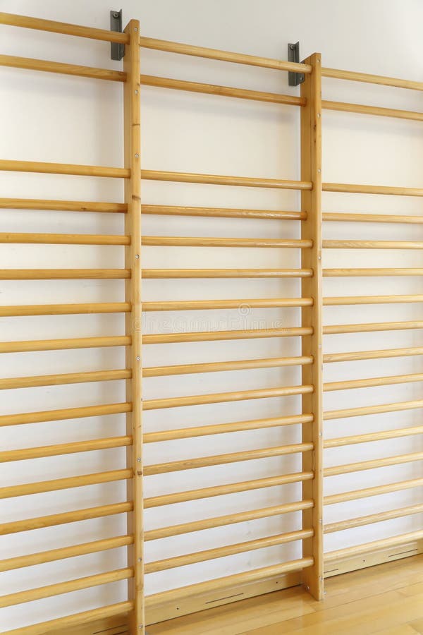 Ribbstol i gymnastikrum fotografering för bildbyråer. Bild av ...