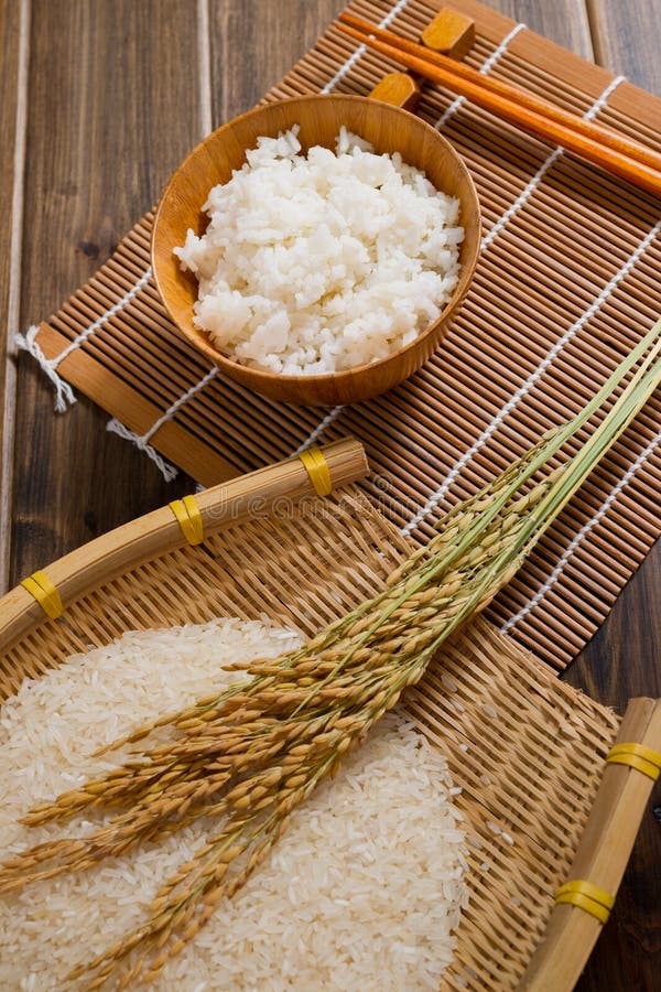 The rice on bamboo mat stock image. Image of wood, chopsticks - 27558619