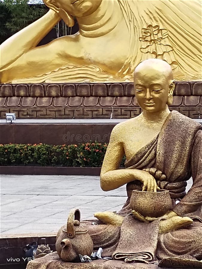 Rich of God , Budha editorial photography. Image of statue - 262478402