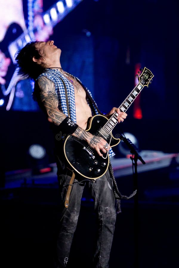 Richard Fortus editorial stock image. Image of greenfest - 25542229