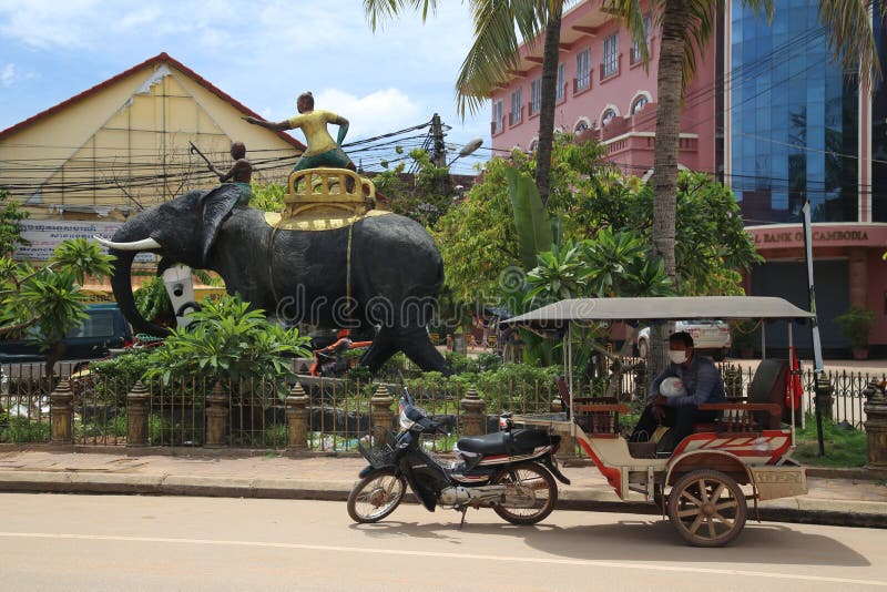 Rickshaw Driver in Siem Reap, Cambodia Editorial Stock Photo - Image of ...