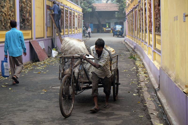 Rickshaw driver editorial photo. Image of human, dark - 96516236