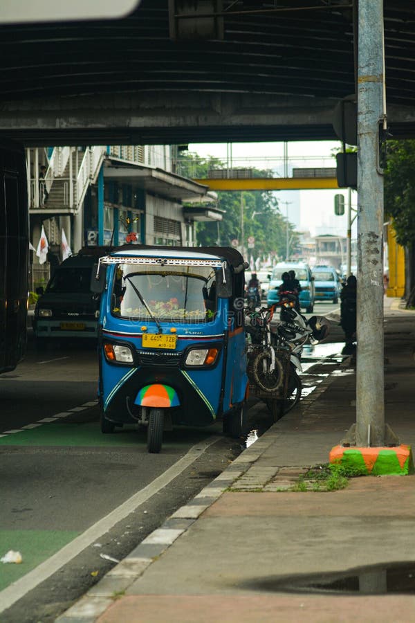 Rickshaw Parking on the Side of the Road. Editorial Photo - Image of ...