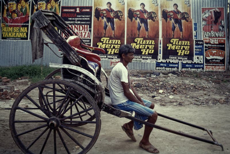Rickshaw-puller with a Couple Tourists in Asakusa District Editorial ...