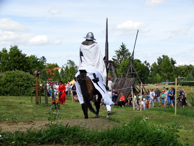 Riddare Som Jousting, Wenecja Slott, Polen Redaktionell Foto - Bild av ...