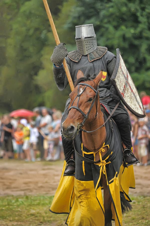 Ridder Met Lans Op Horseback Redactionele Stock Foto - Image of strijd ...