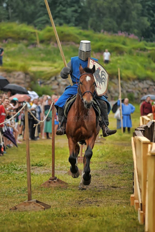 Ridder Met Lans Op Horseback Redactionele Fotografie - Image of ...