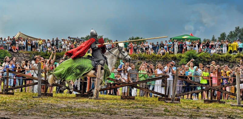 Ridder Met Lans Op Horseback Redactionele Stock Afbeelding - Image of ...