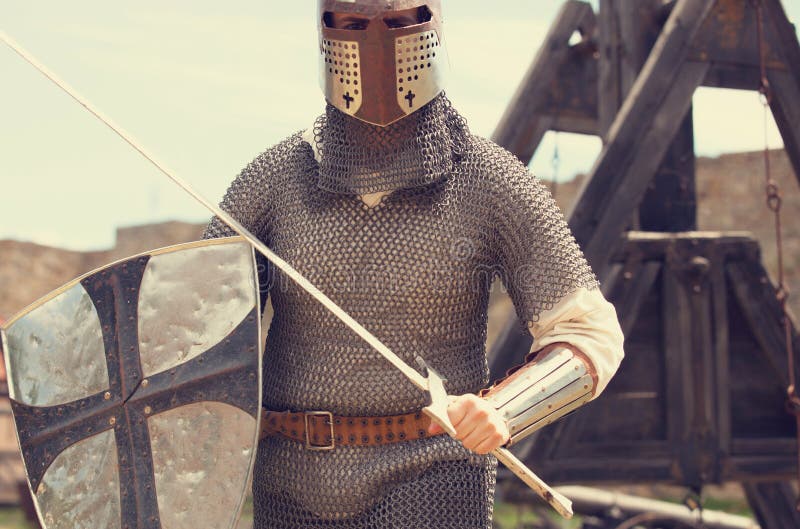 Ridder met zwaard stock afbeelding. Image of chivalerie - 31407857