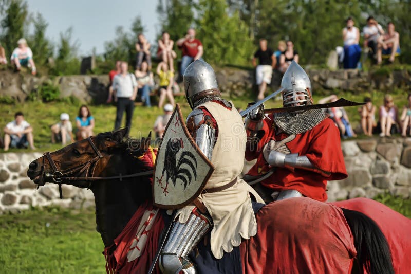 Ridder in Harnas Op Het Toernooi Redactionele Stock Foto - Image of ...
