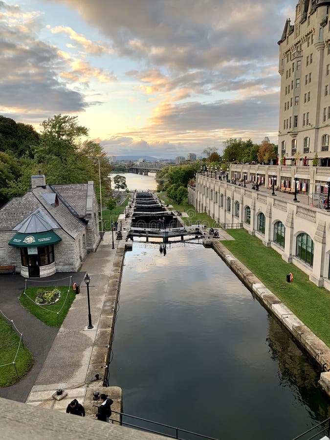 Rideau Canal editorial stock image. Image of canada - 260671954
