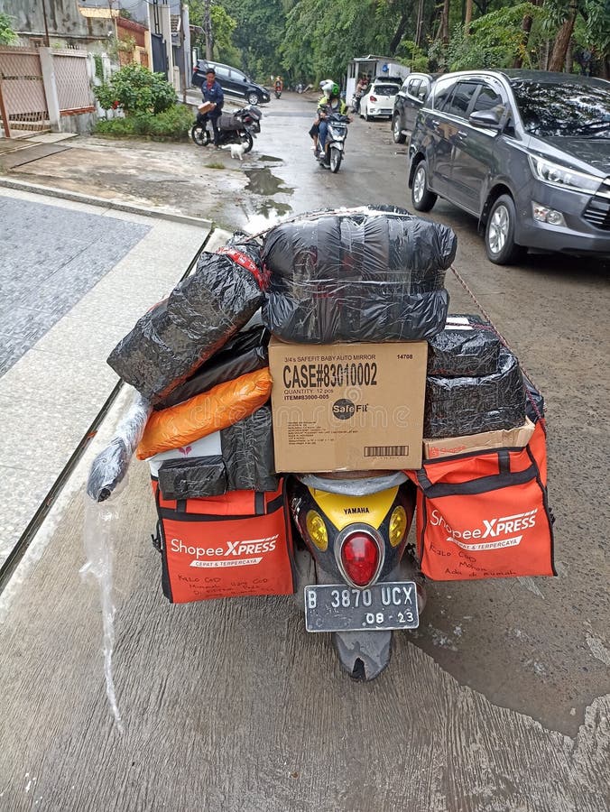 Kurir 3d Stock Photos - Free & Royalty-Free Stock Photos from Dreamstime