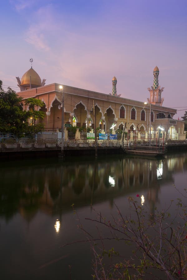 Ridwanool Islam Mosque in Bangkok , Thailand Stock Image - Image of ...