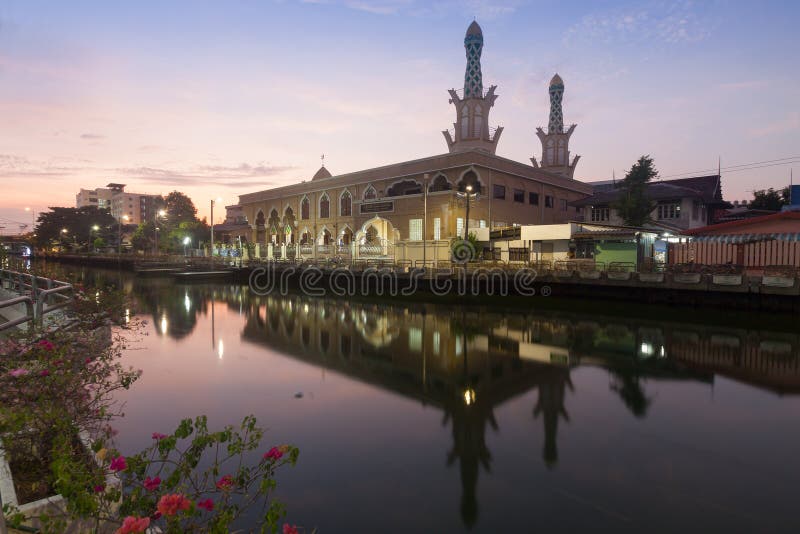 Ridwanool Islam Mosque In Bangkok , Thailand Stock Image - Image of ...
