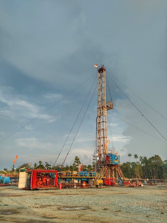 Rig Onshore View from a Far Stock Photo - Image of tower, transport ...