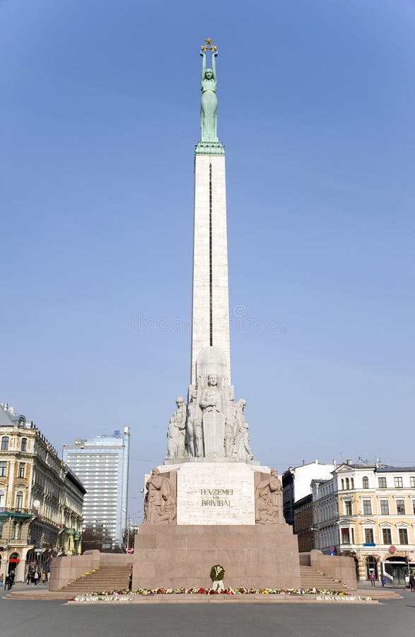 Riga Ein Monument Zu Mikhail Tal Zum Weltmeister Und Dem Euro Stockfoto ...