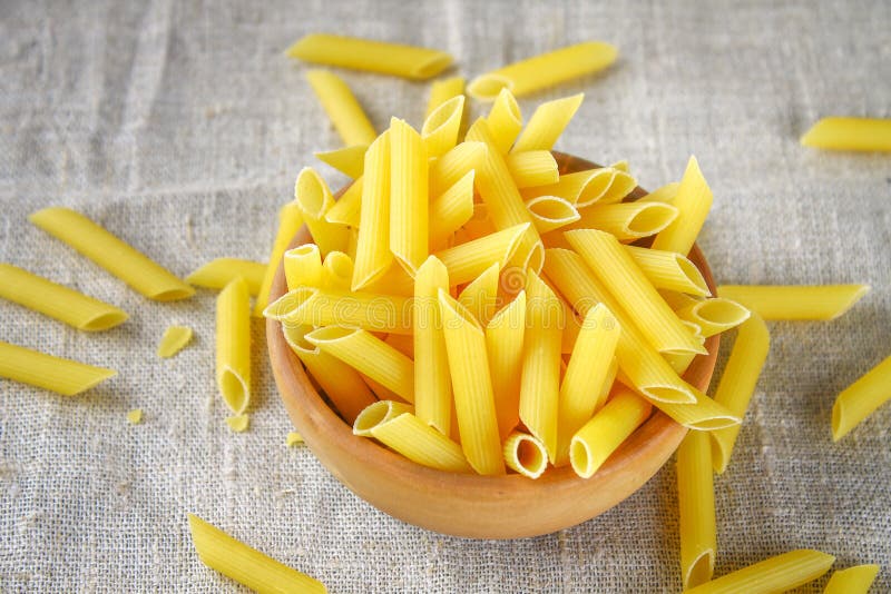 Rigate De Penne Macarrones Bajo La Forma De Plumas Pastas Del ...