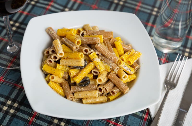 140 Calories Rigatoni Pasta Sauce Stock Photos - Free & Royalty-Free ...