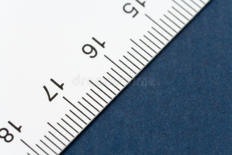 Righello bianco fotografia stock. Immagine di righello - 7074696