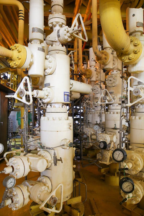 Rigs Offshore Oil Refinery. Well Head Station on the Platform Stock ...