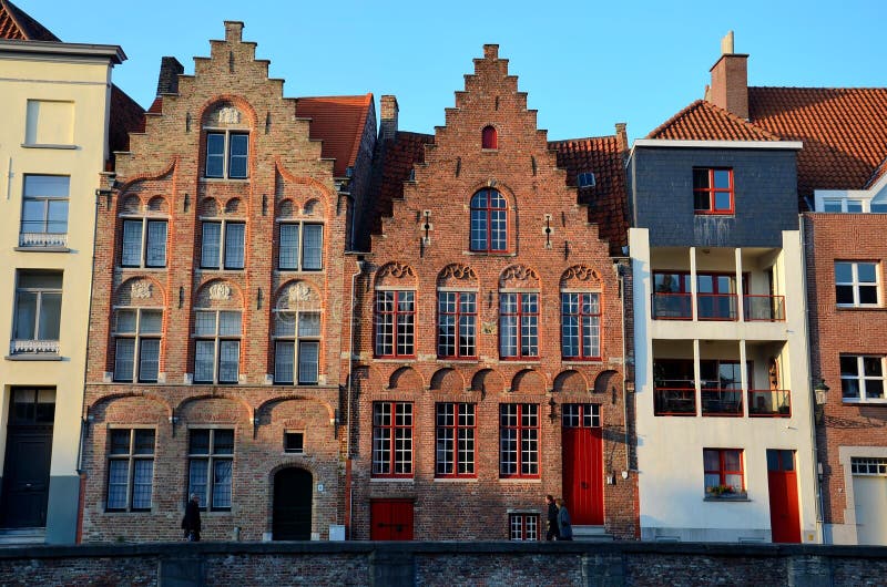Rij Van Huizen in Brugge België Redactionele Foto - Image of gevel ...