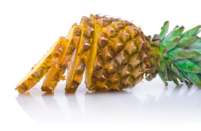 Ananas Twee Met Zonnebril Op Gele Achtergrond, Kleurrijke Ananas Stock ...