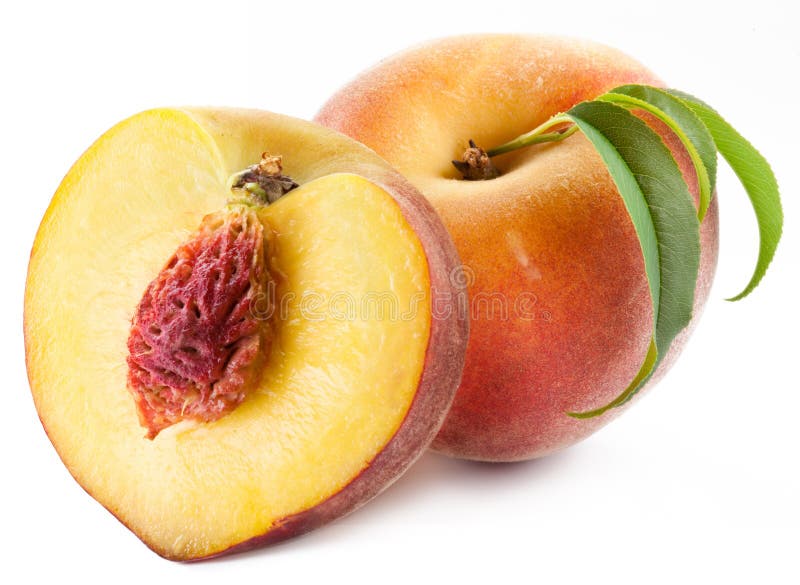 Rijpe perzik met bladeren stock foto. Image of geel, sappig - 20174448