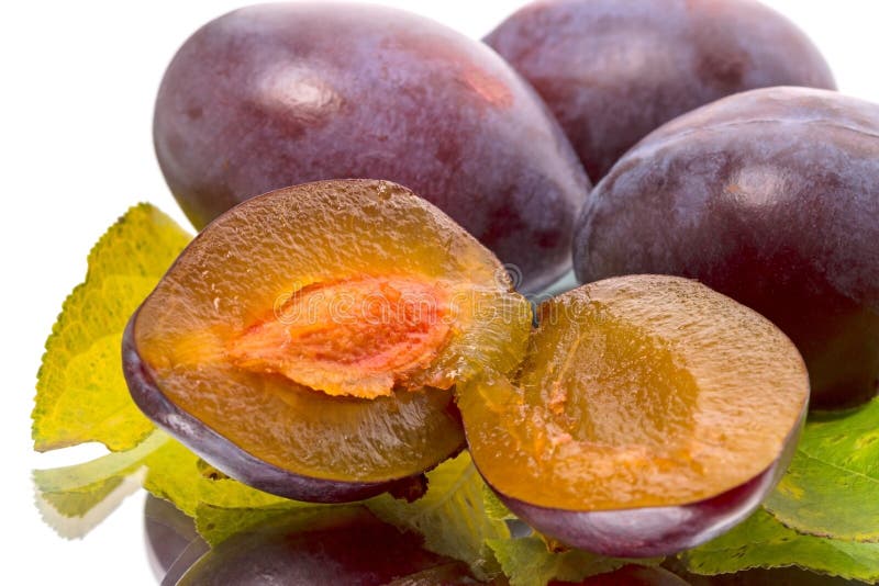 Zwarte Pruimen stock afbeelding. Image of steen, snoep - 15427125