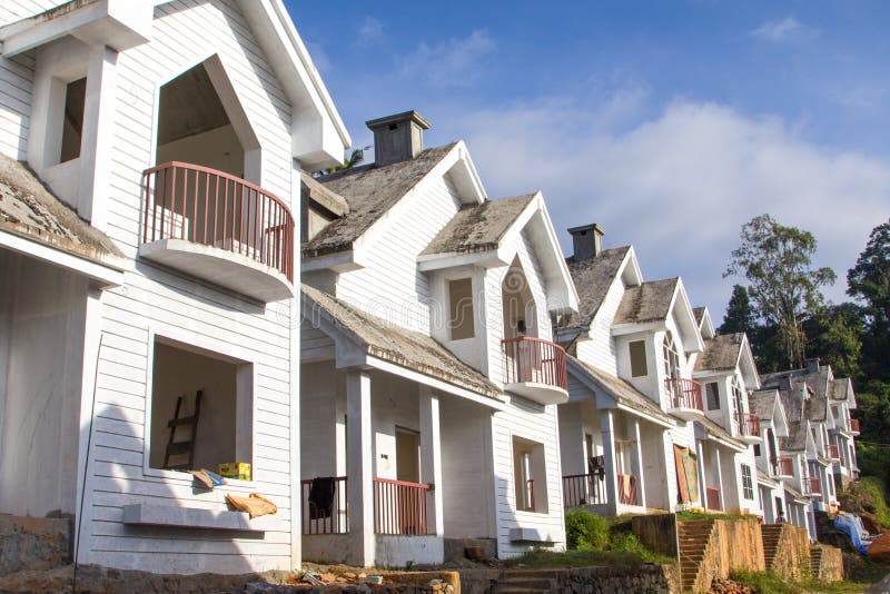 Rijtjeshuis stock foto. Image of mooi, aanpassing, rond - 34269978