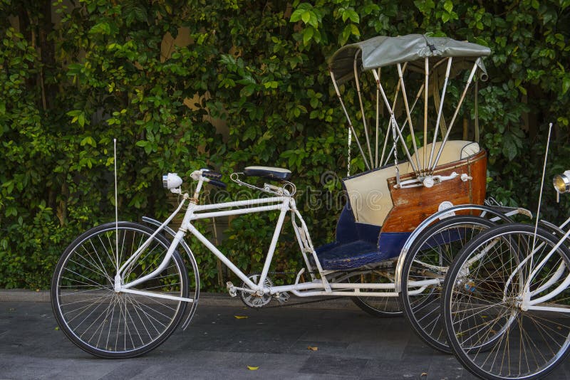 Riksza Obrazy Stockowe - Pobierz 10,807 Zdjęcia Royalty Free