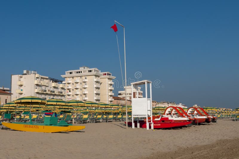 Rimini-Strand redaktionelles foto. Bild von touristisch - 63558586