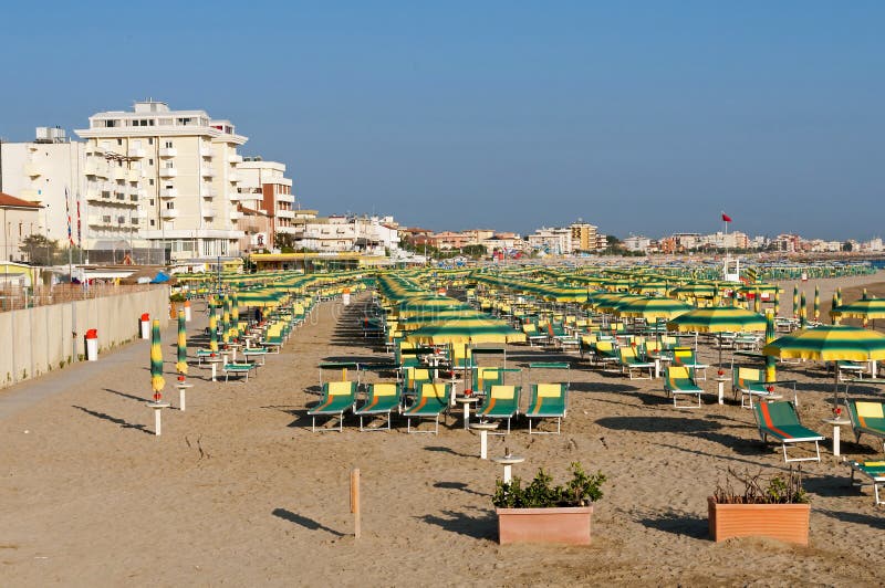 Rimini-Strand, Italien redaktionelles foto. Bild von meer - 70658341