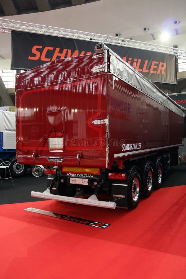 Rimorchio del camion immagine editoriale. Immagine di aria - 25483315