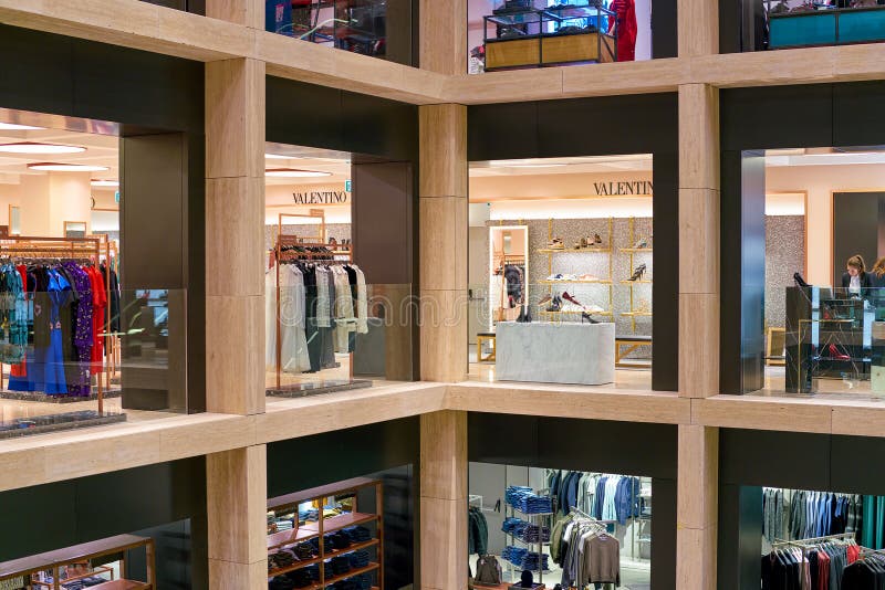 Rinascente in Rome editorial stock photo. Image of building - 121480598