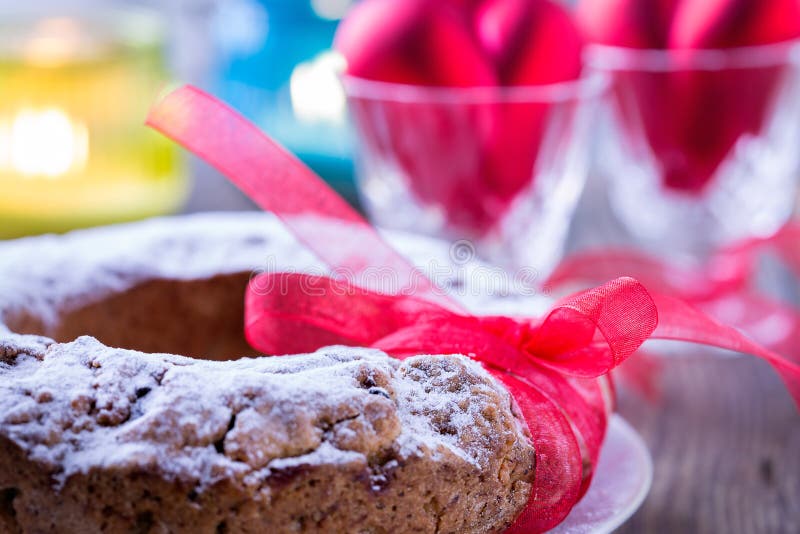 Ring cake with icing sugar stock image. Image of dessert - 36401687