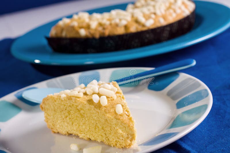 Ring-shaped cake stock image. Image of custard, delicious - 34805755