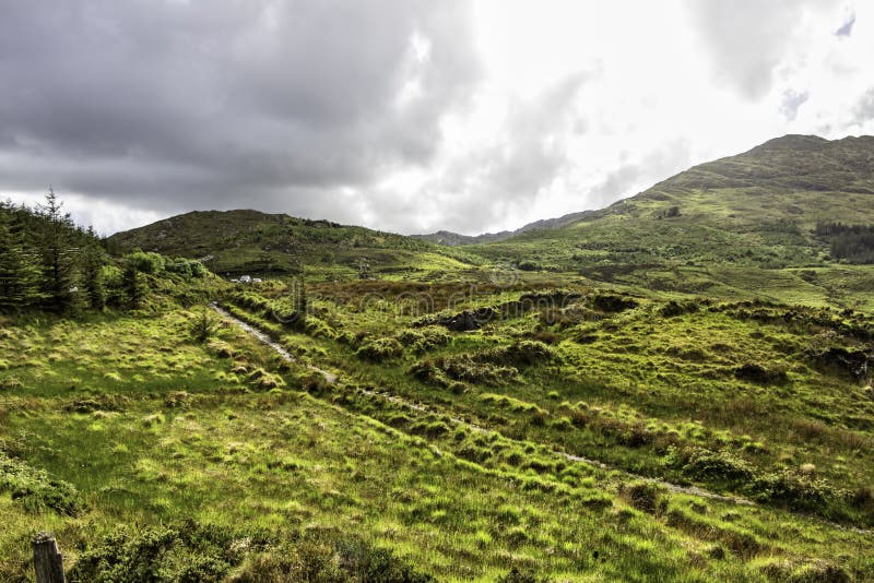 De Bergen van Kerry stock afbeelding. Image of berg, milieu - 11739559