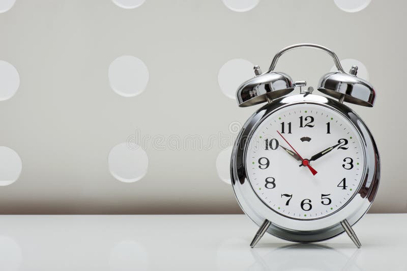 Ringklocka fotografering för bildbyråer. Bild av titta - 25571557