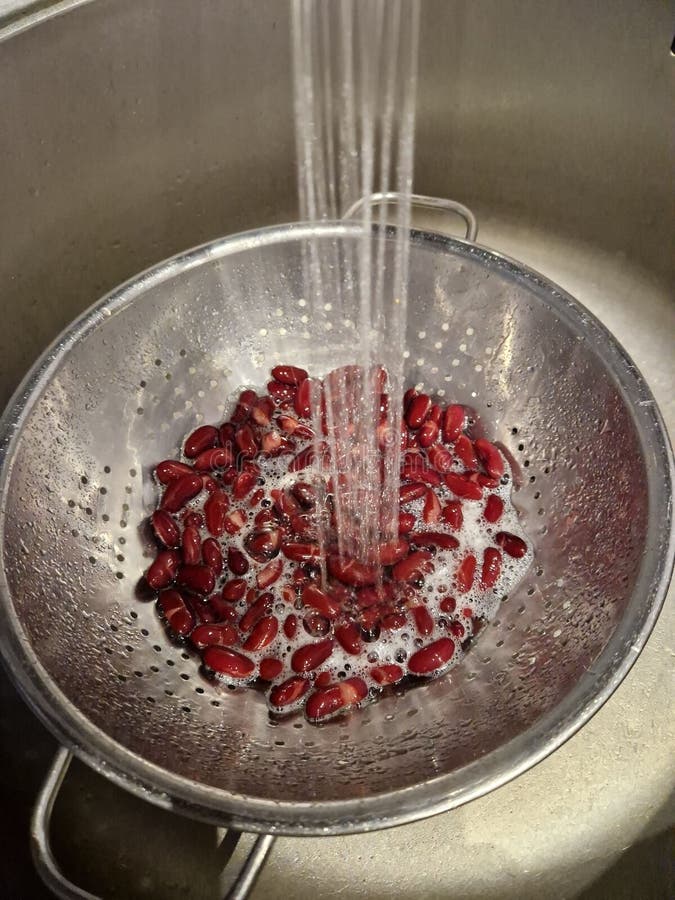 Rinse Red Kidney Beans with Water Stock Image - Image of food, legumes ...