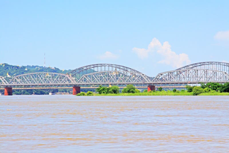 Rio De Ava Bridge Cross the Irrawaddy, Sagaing, Myanmar Foto de Stock ... Rio De Ava Bridge Cross the Irrawaddy, Sagaing, Myanmar Foto de Stock ...