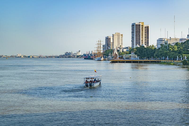 Opinião Do Rio De Guayas De Puerto Santa Ana Guayaquil Ecuador Foto de ...