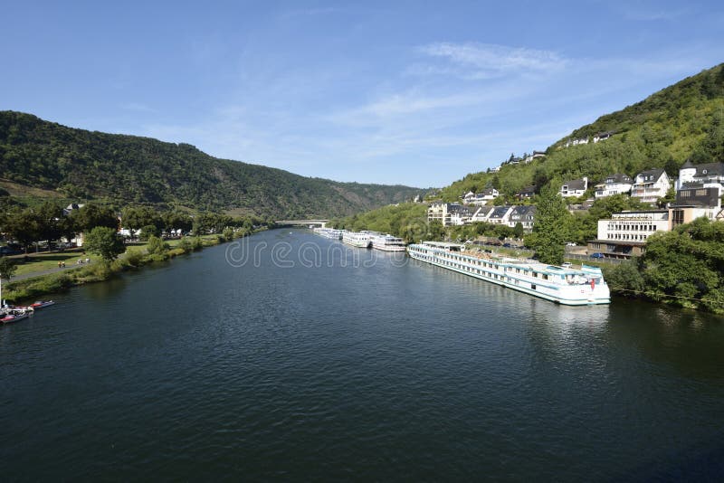 Rio de Mosel imagem de stock editorial. Imagem de turismo - 36121564